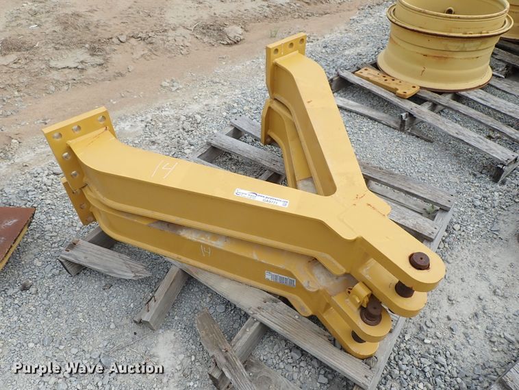 (2) Caterpillar dozer draw bars in Wichita, KS | Item GA9771 sold ...