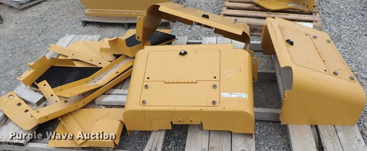 Caterpillar D6T dozer parts in Wichita, KS | Item GA9786 sold | Purple Wave