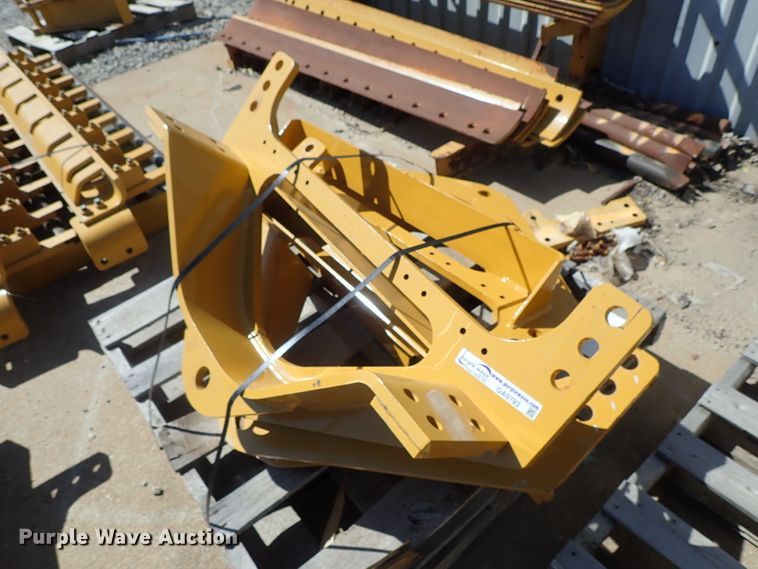 (5) Caterpillar M series motor grader draw bars in Wichita, KS | Item ...