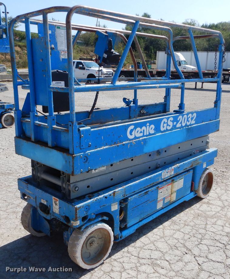 1998 Genie GS-2032 scissor lift in Tonganoxie, KS | Item GJ9873 sold ...