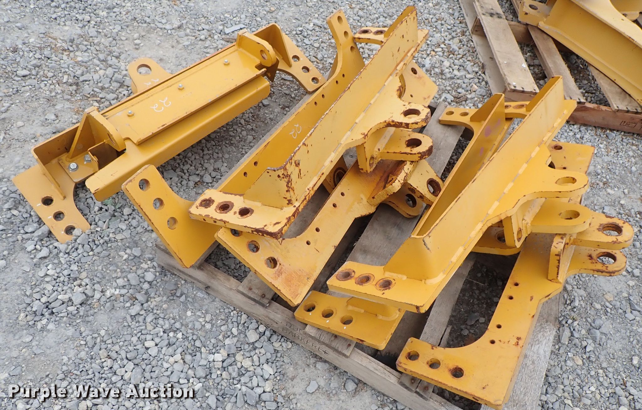 (7) Caterpillar M series motor grader draw bars in Wichita, KS | Item ...