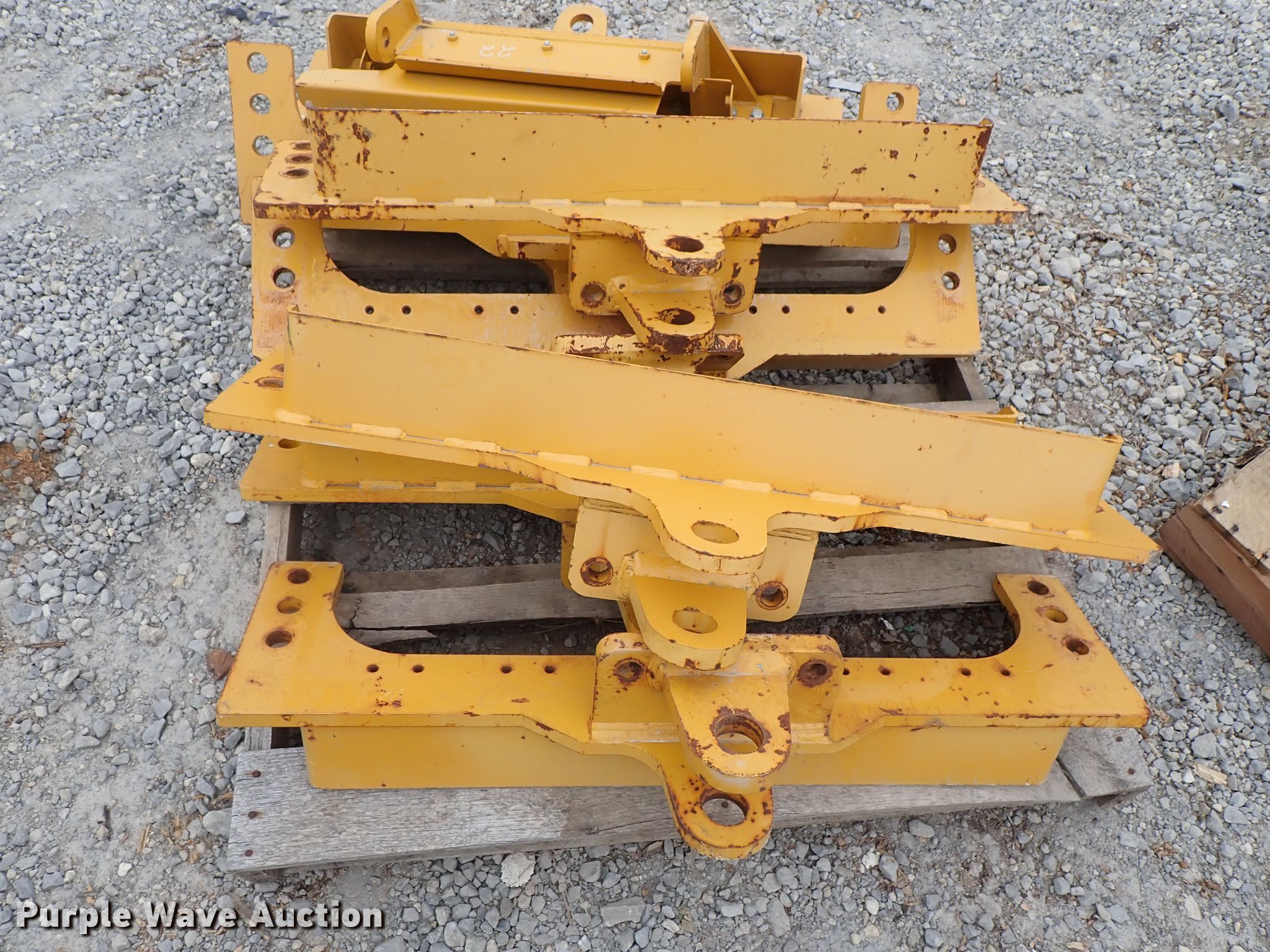 (7) Caterpillar M series motor grader draw bars in Wichita, KS | Item ...