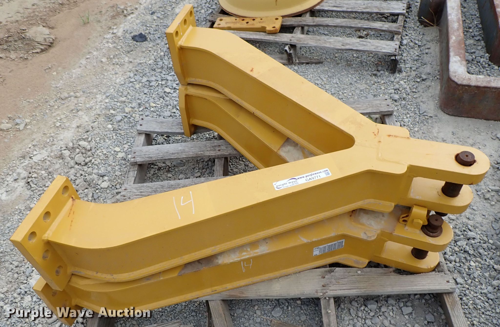(2) Caterpillar dozer draw bars in Wichita, KS | Item GA9771 sold ...
