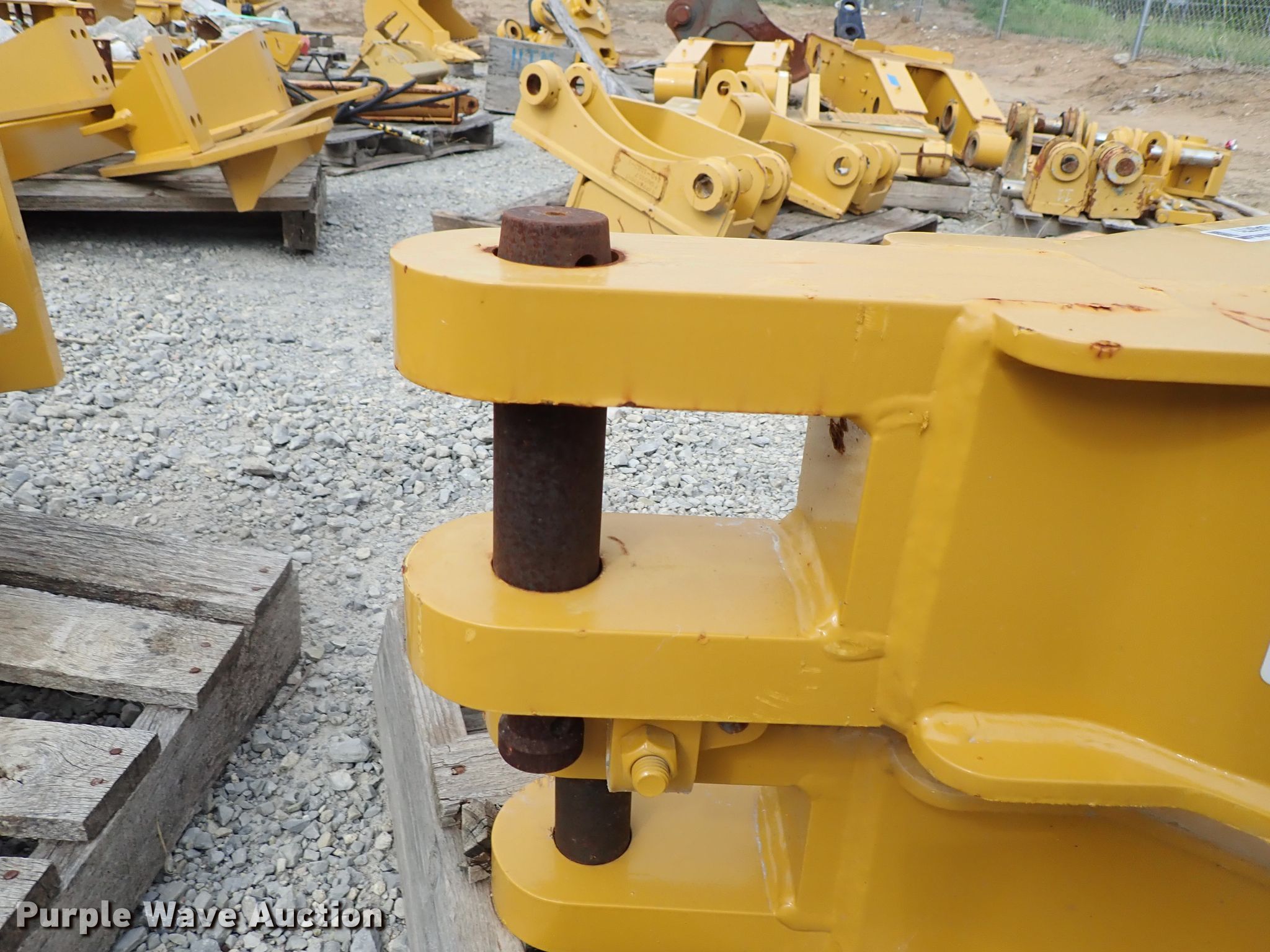 (2) Caterpillar dozer draw bars in Wichita, KS | Item GA9771 sold ...