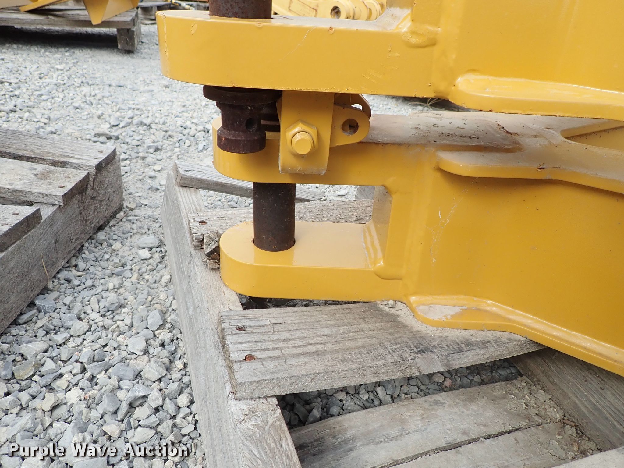 (2) Caterpillar dozer draw bars in Wichita, KS | Item GA9771 sold ...