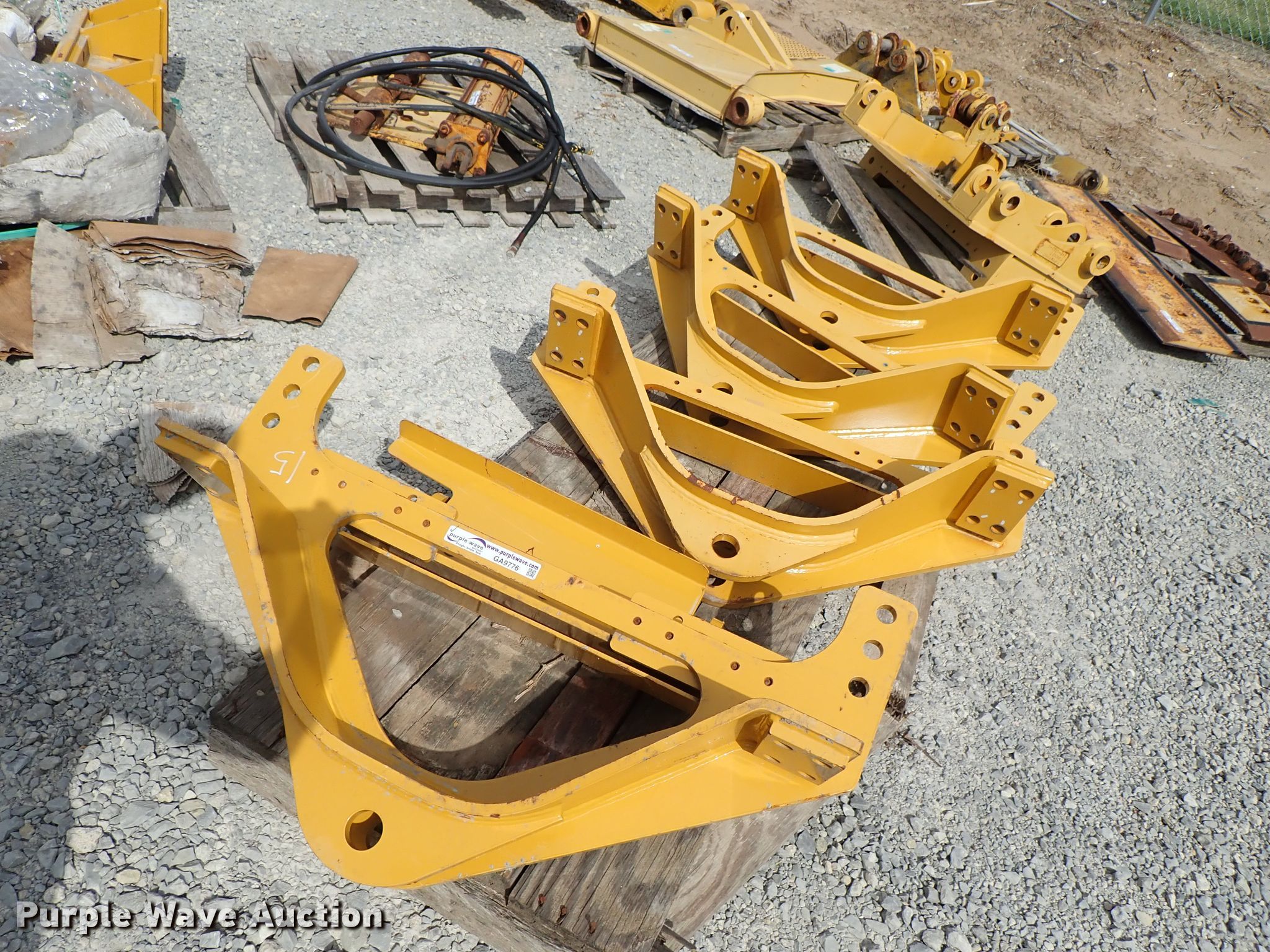 (4) Caterpillar M series motor grader draw bars in Wichita, KS | Item ...