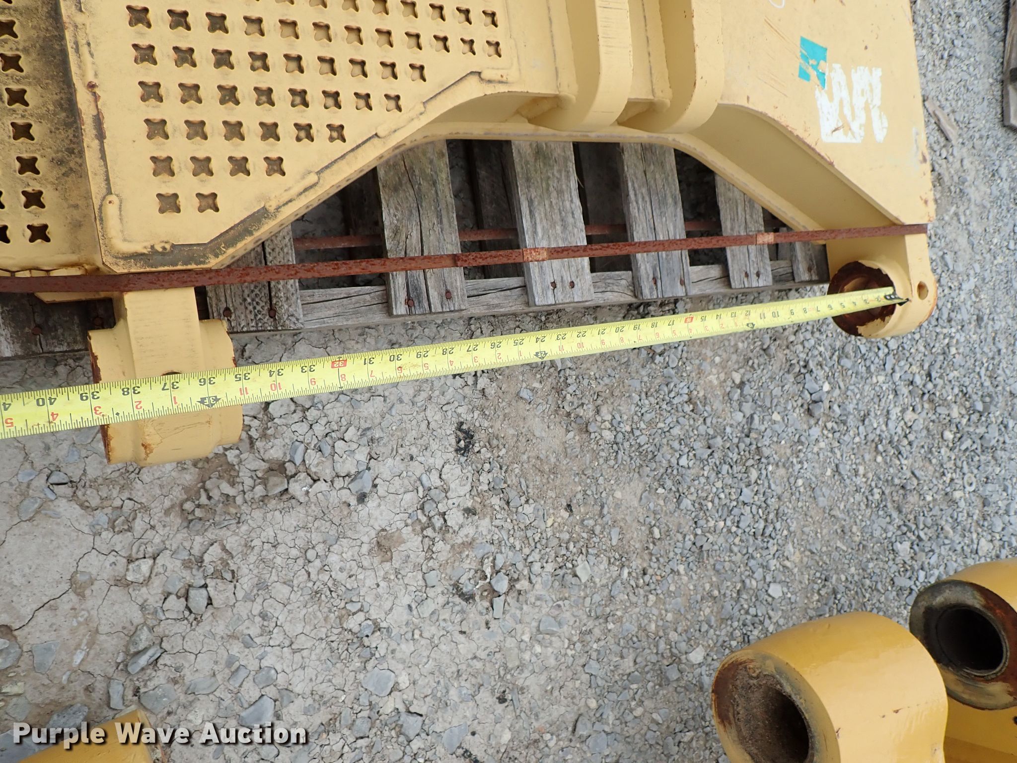 Caterpillar D6 dozer bottom ripper frame in Wichita, KS | Item GA9783 ...