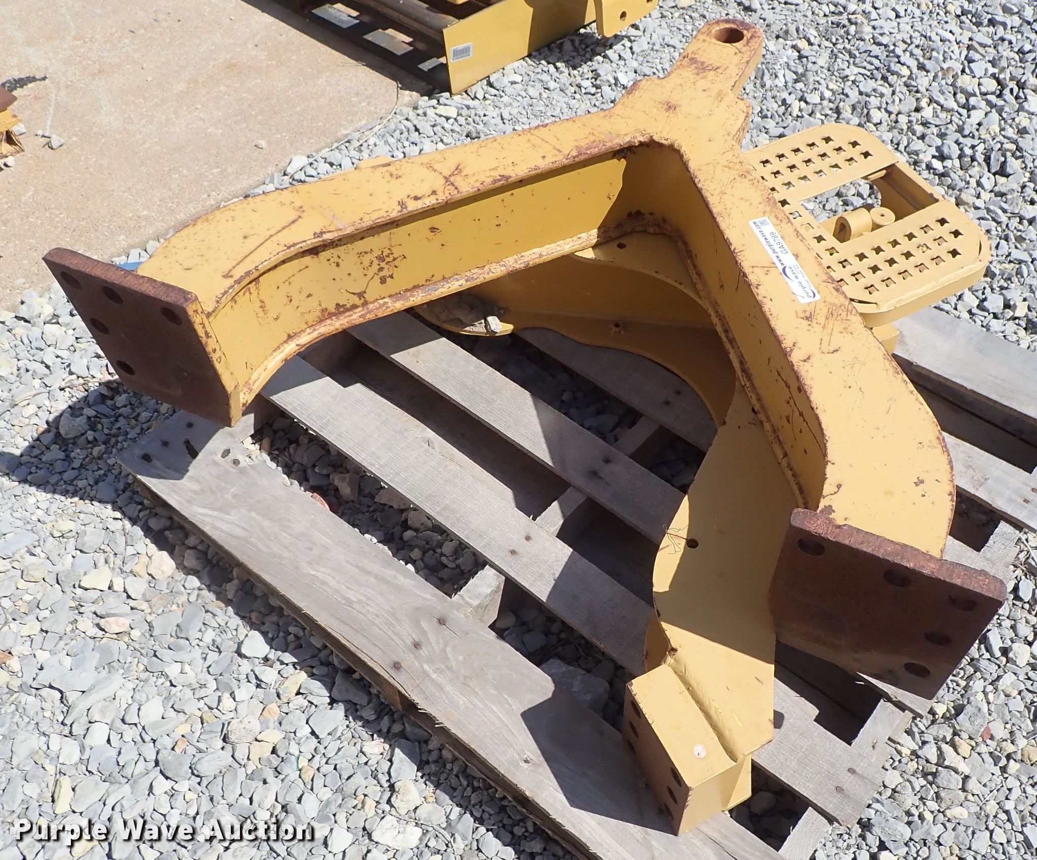 (2) Caterpillar D6T dozer draw bars in Wichita, KS | Item GA9789 sold ...