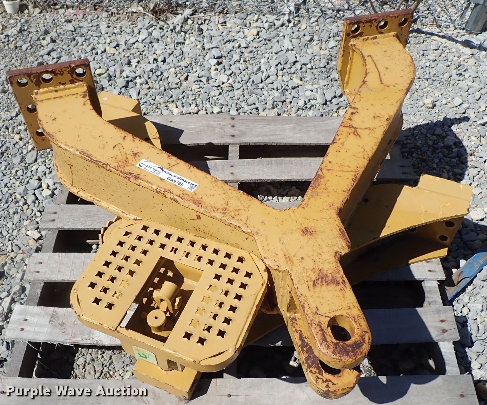 (2) Caterpillar D6T dozer draw bars in Wichita, KS | Item GA9789 sold ...