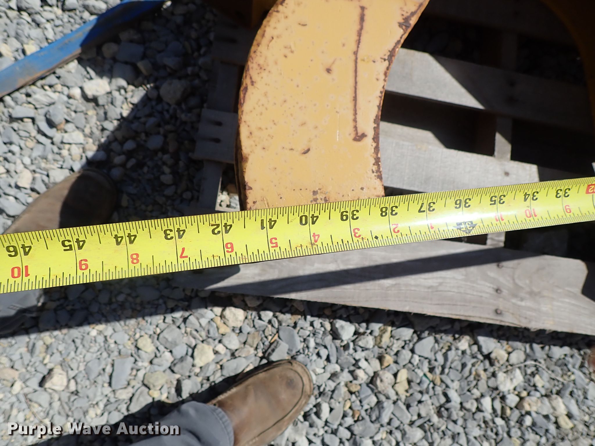 (2) Caterpillar D6T dozer draw bars in Wichita, KS | Item GA9789 sold ...