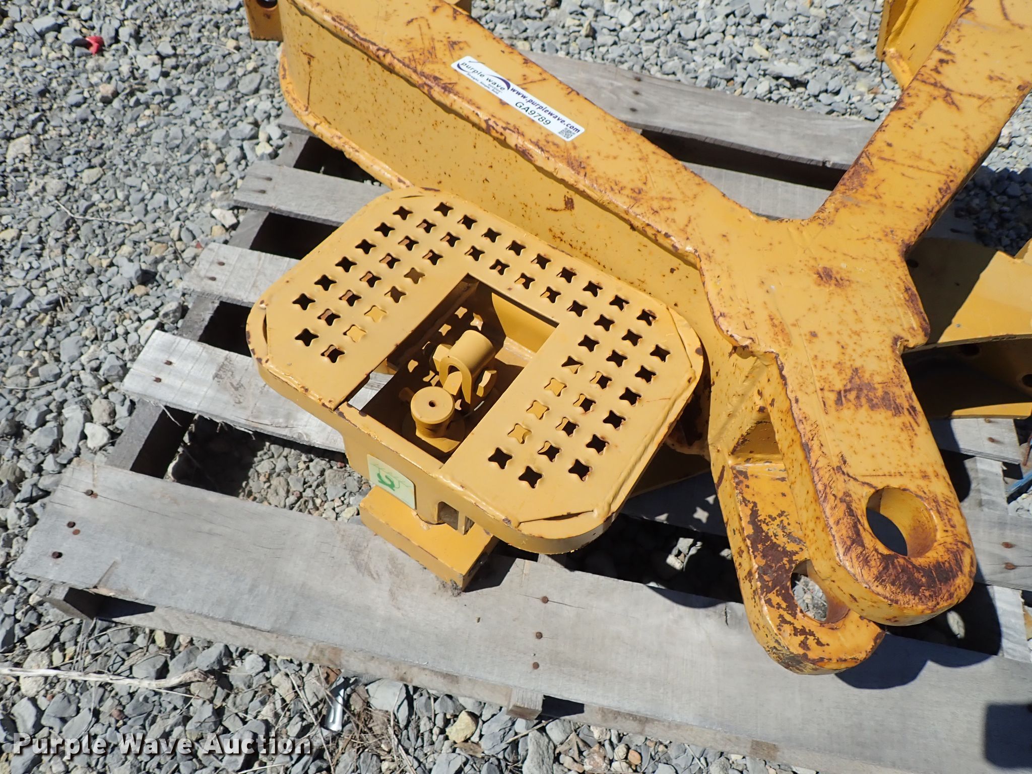 (2) Caterpillar D6T dozer draw bars in Wichita, KS | Item GA9789 sold ...