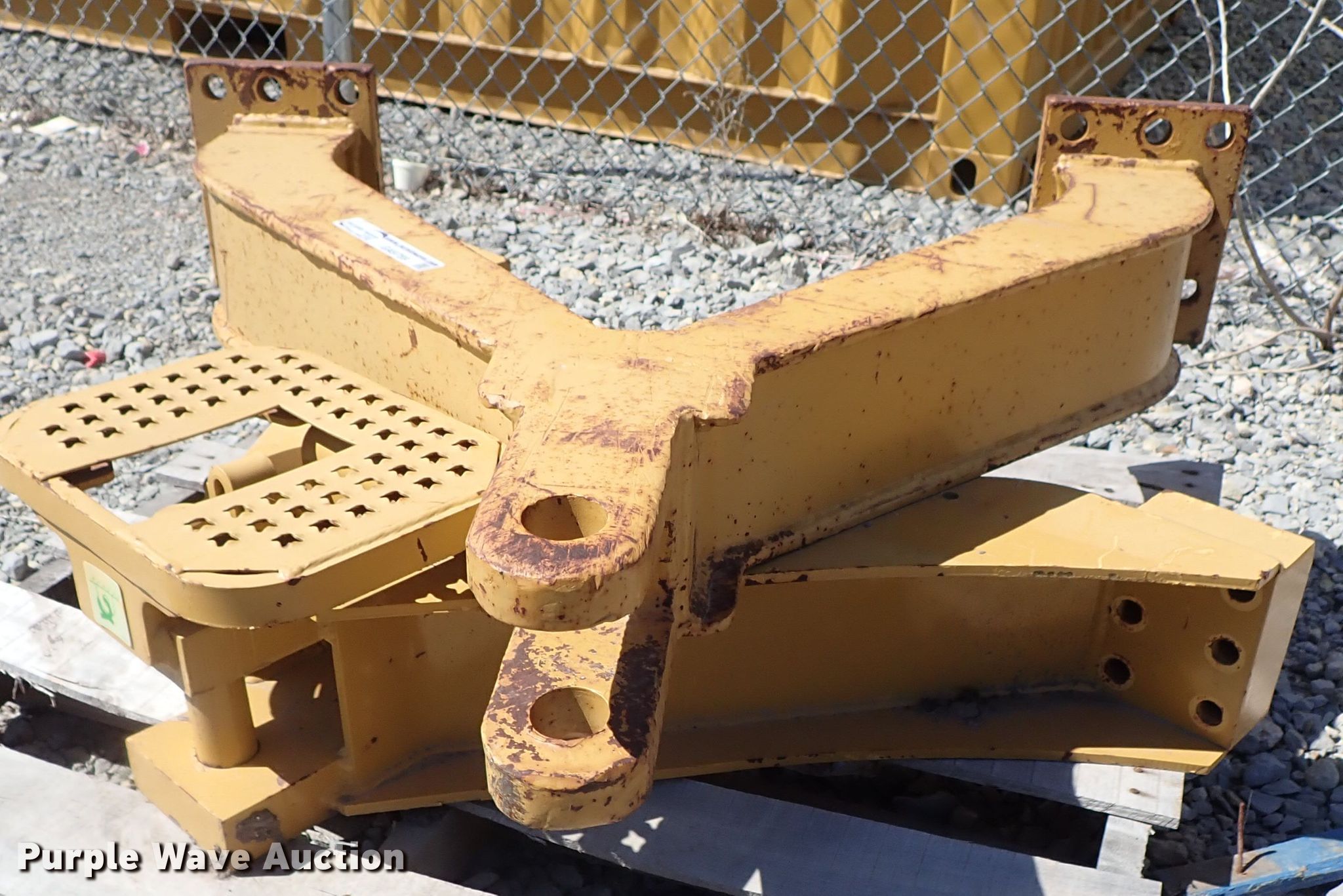 (2) Caterpillar D6T dozer draw bars in Wichita, KS | Item GA9789 sold ...