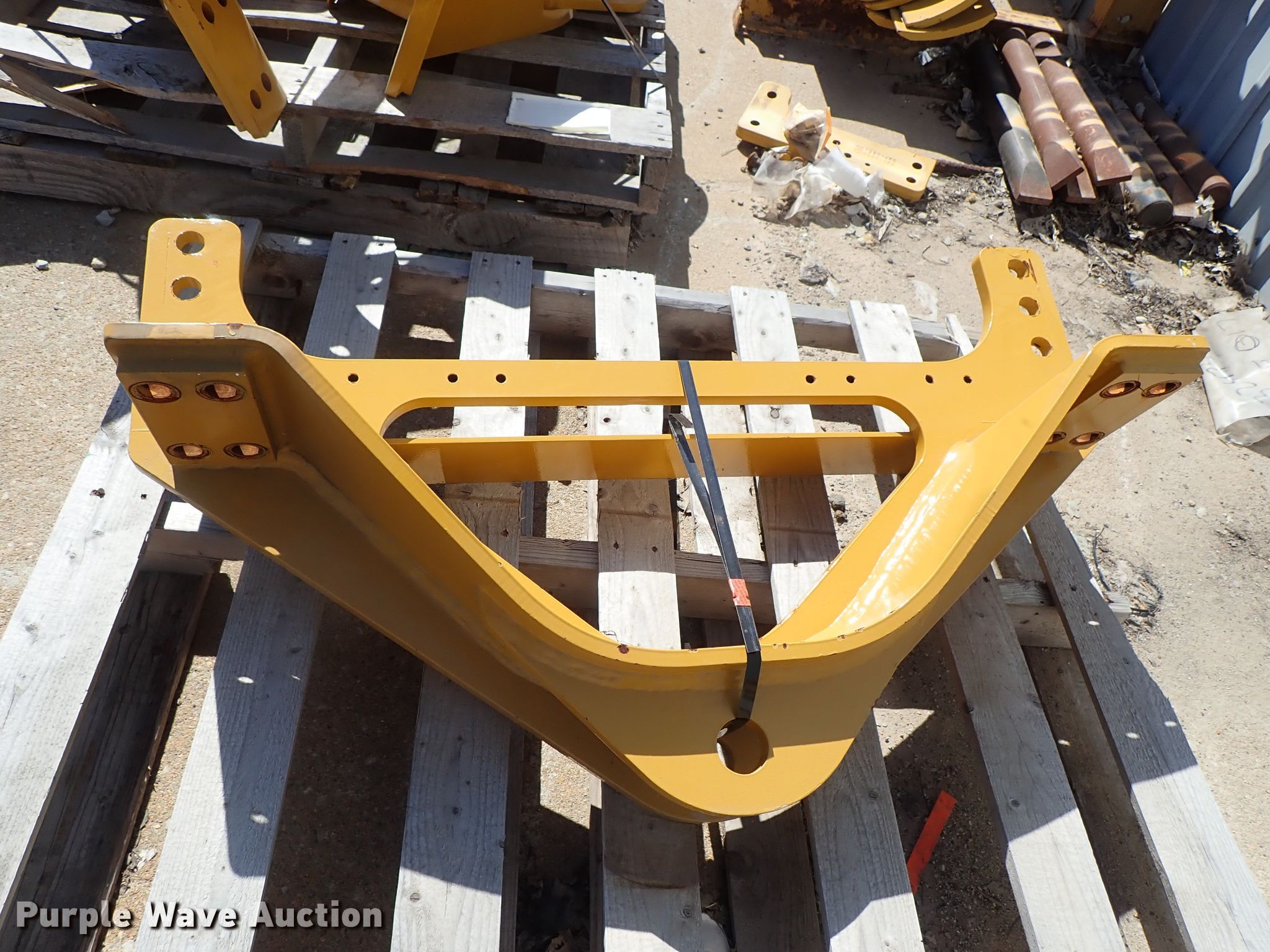 (5) Caterpillar M series motor grader draw bars in Wichita, KS | Item ...
