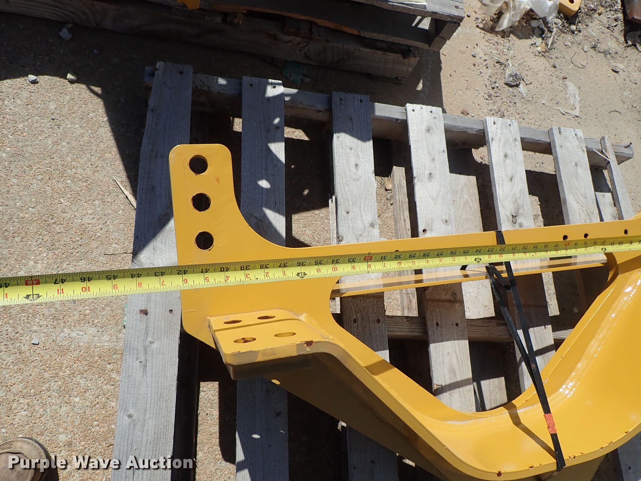 (5) Caterpillar M series motor grader draw bars in Wichita, KS | Item ...