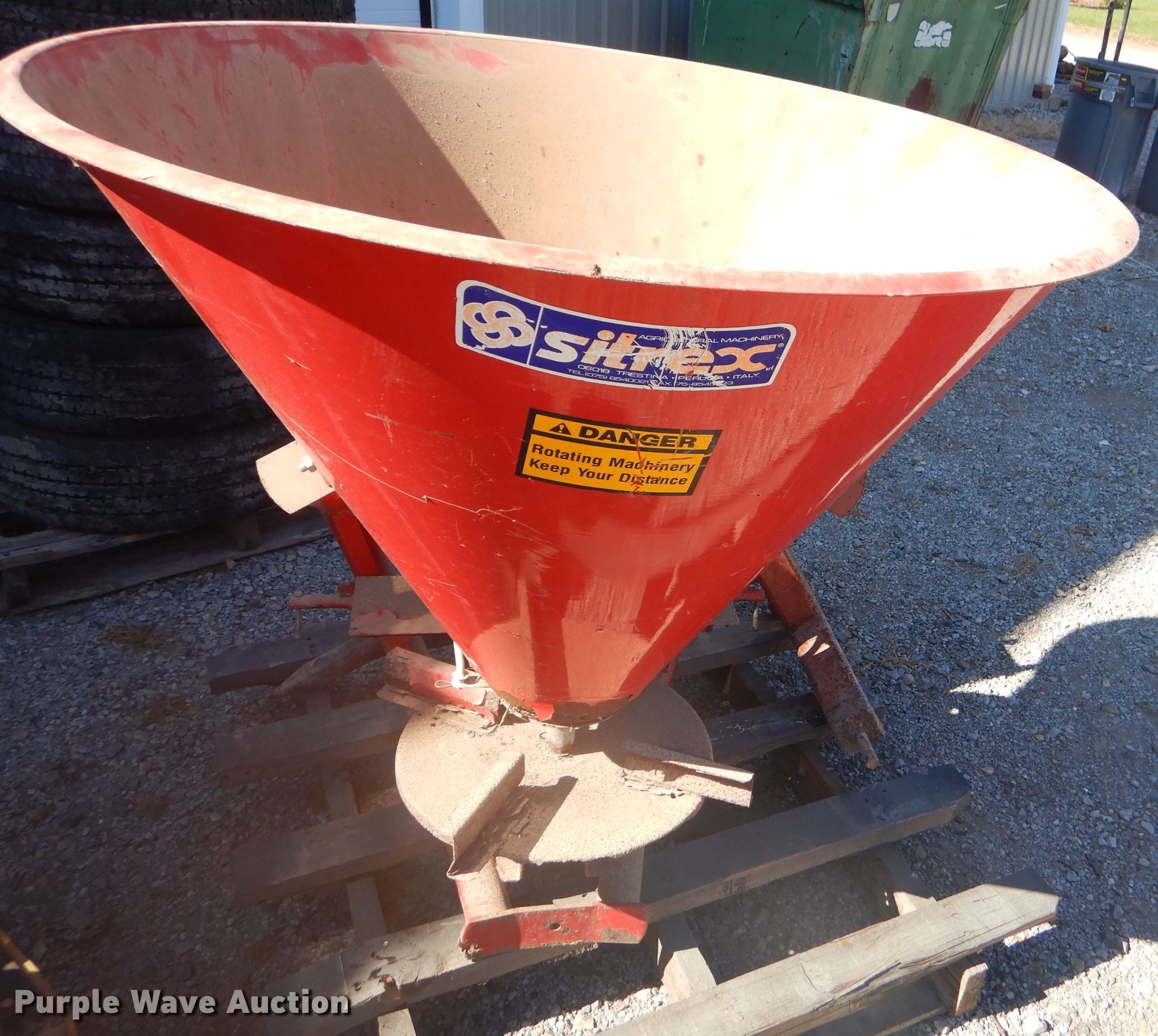 Sitrex 300 spreader in Pittsburg, KS | Item EY9304 sold | Purple Wave