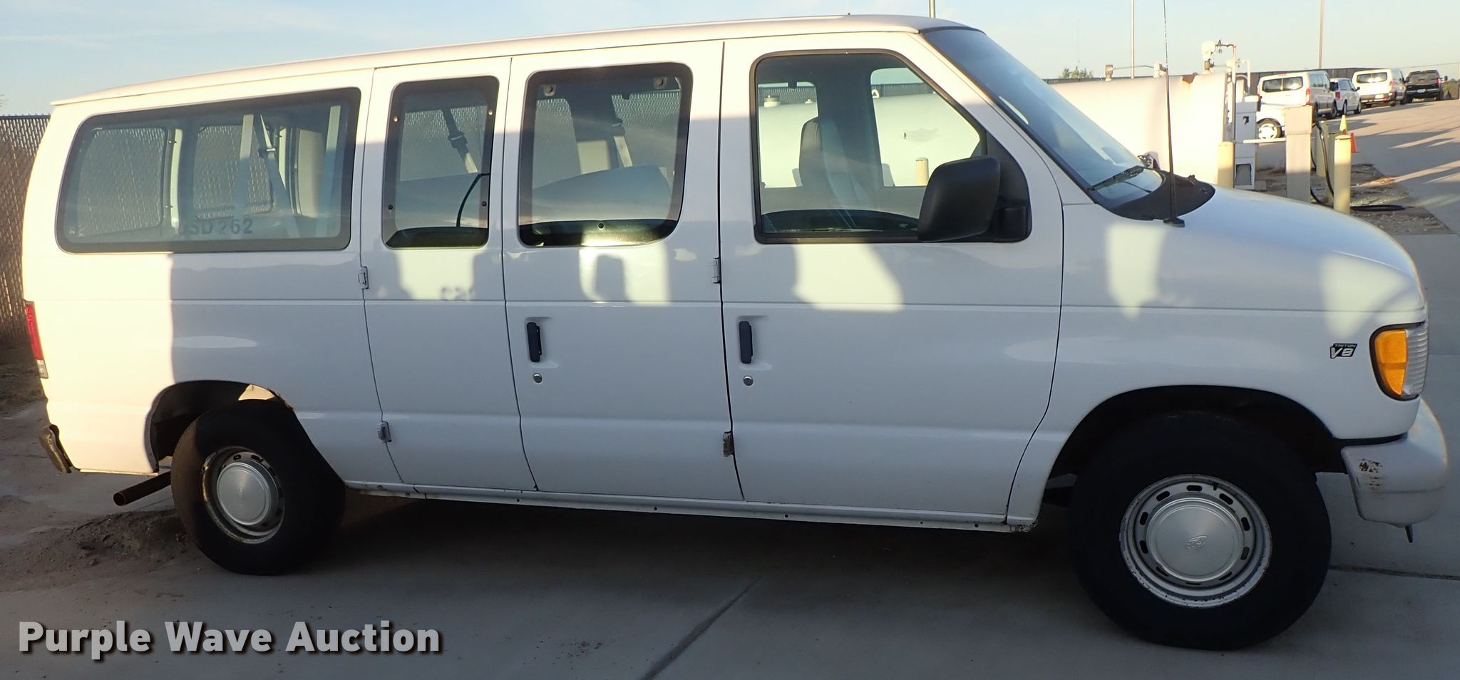 2001 Ford Econoline E150 van in Valley Center, KS | Item DB7603 sold ...