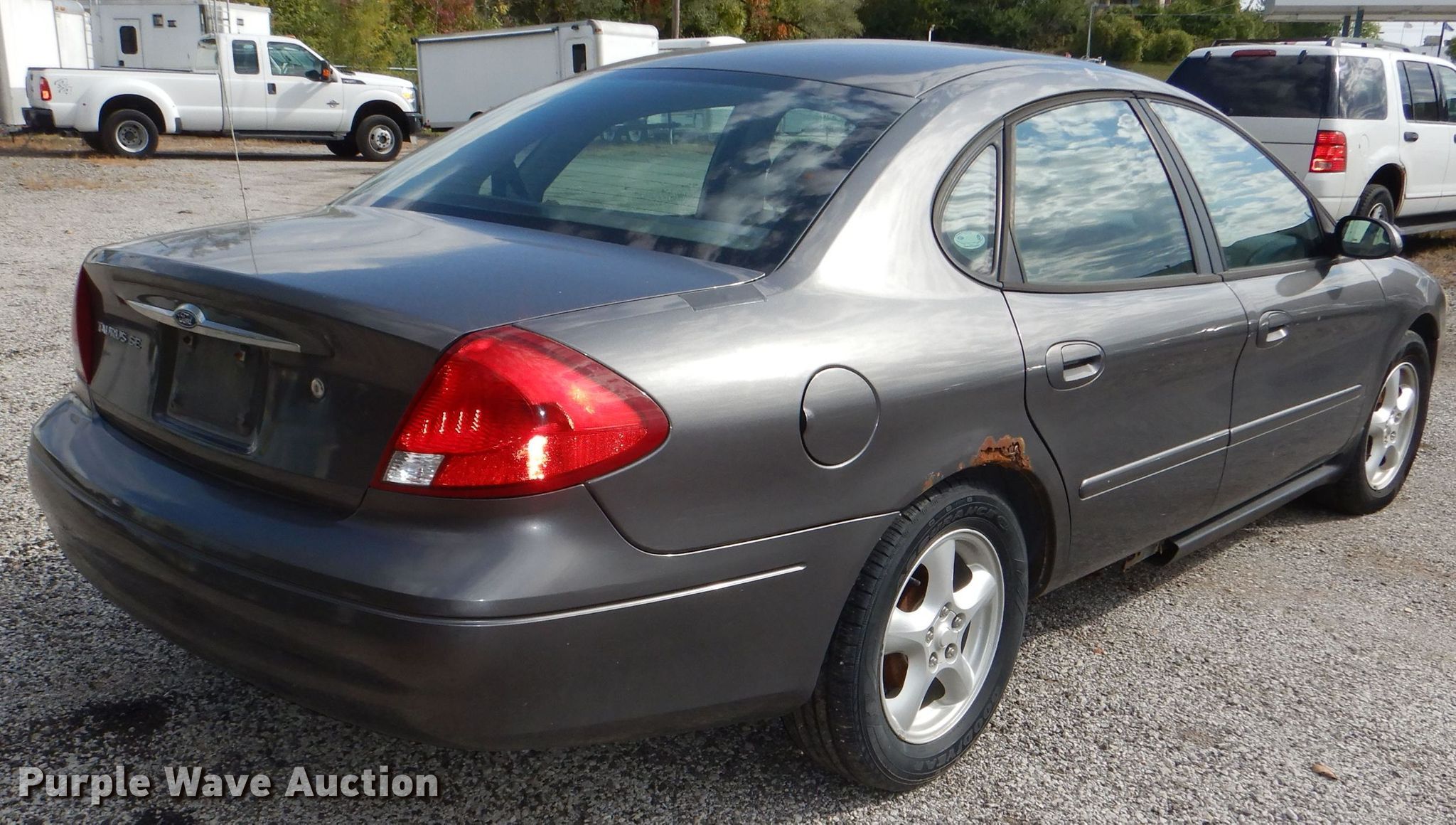 2003 Ford Taurus in Kansas City, KS | Item DI2617 sold | Purple Wave
