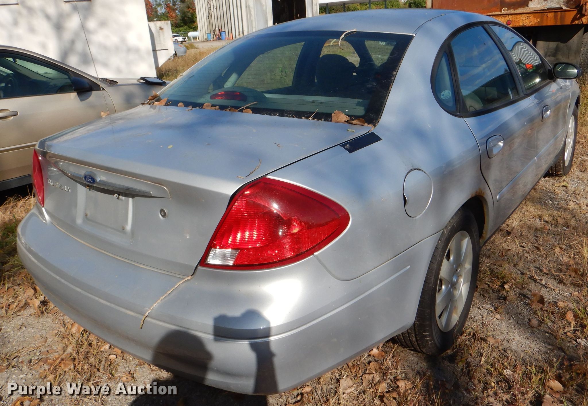 2001 Ford Taurus in Kansas City, KS | Item DI2635 sold | Purple Wave