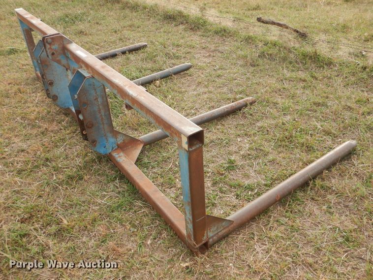Bohnert Welding bale fork in Brookville, KS | Item FJ9868 sold | Purple ...