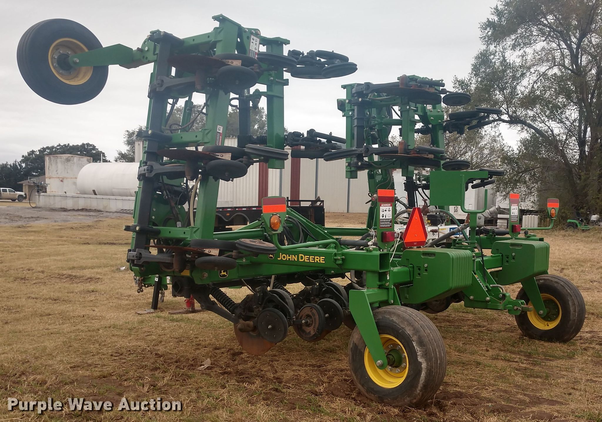 2011 John Deere 2510H high speed anhydrous ammonia applicator in Oxford ...