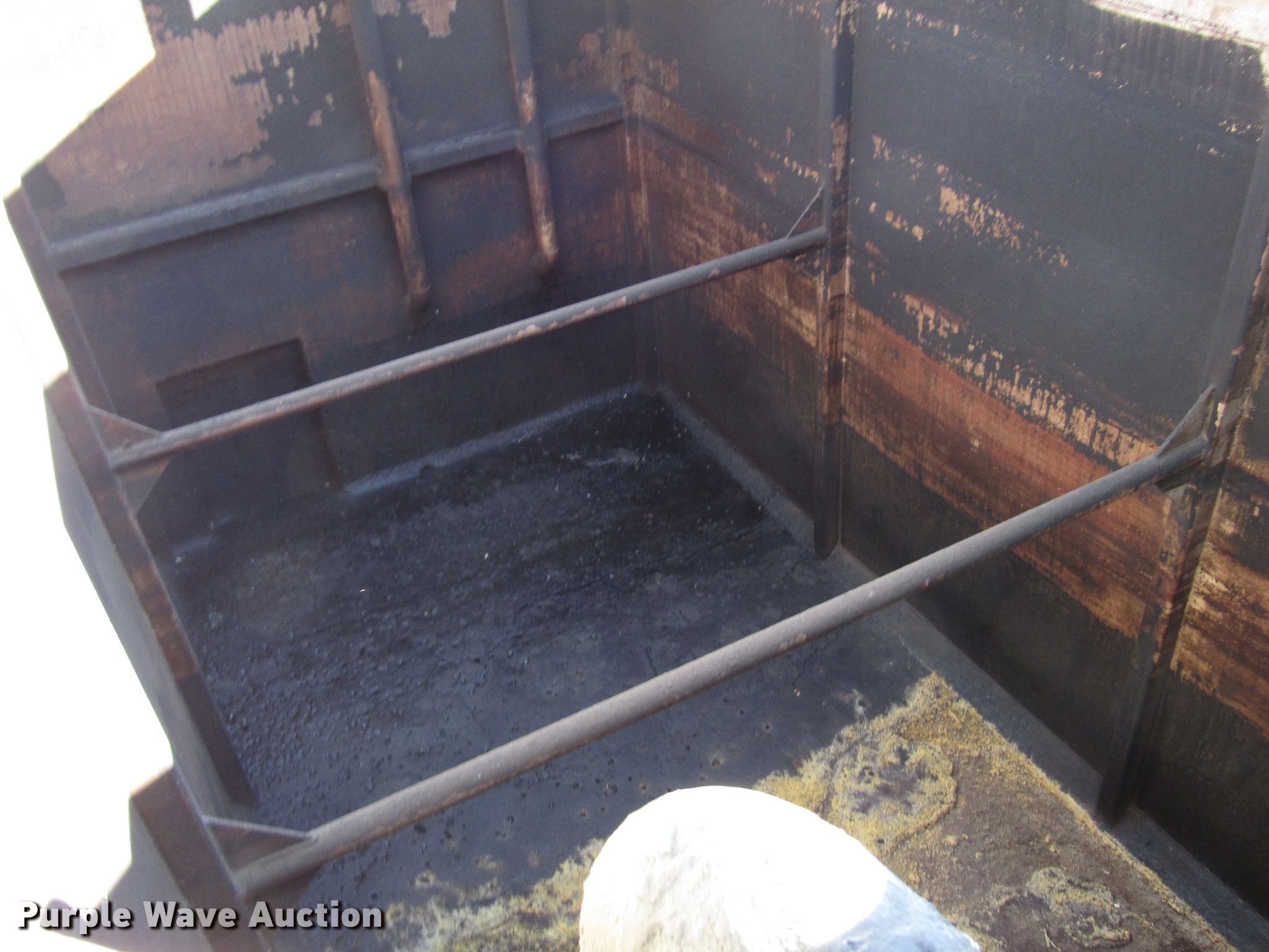 Swab tank in Syracuse, KS | Item DG0346 sold | Purple Wave