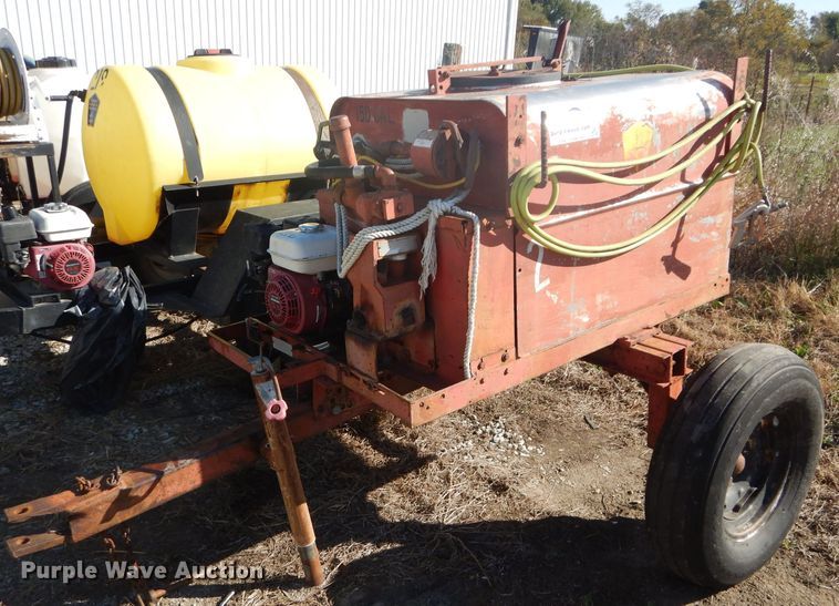 Bean sprayer in Leavenworth, KS | Item DH2642 sold | Purple Wave