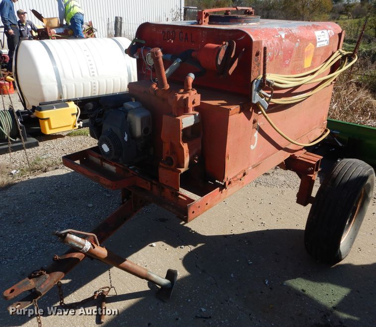 Bean sprayer in Leavenworth, KS | Item DH2643 sold | Purple Wave