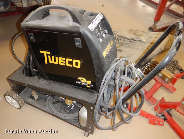 Tweco Fabricator 141i 3-in-1 welder in Manhattan, KS | Item DY9332 sold ...