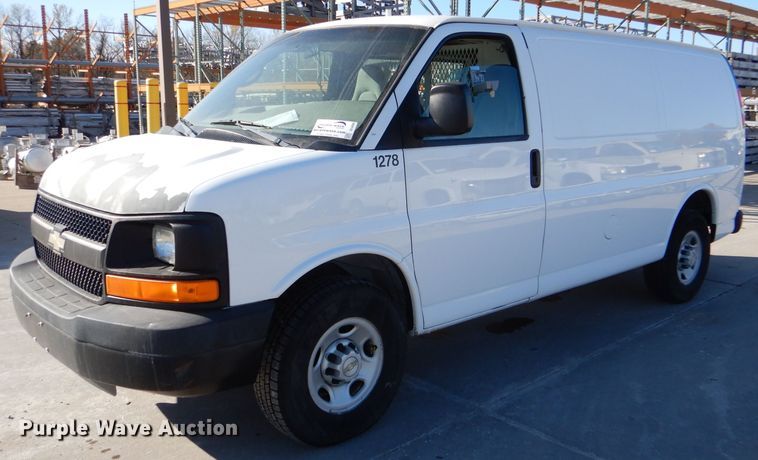 2007 Chevrolet Express 3500 van in Topeka, KS | Item DE4099 sold ...