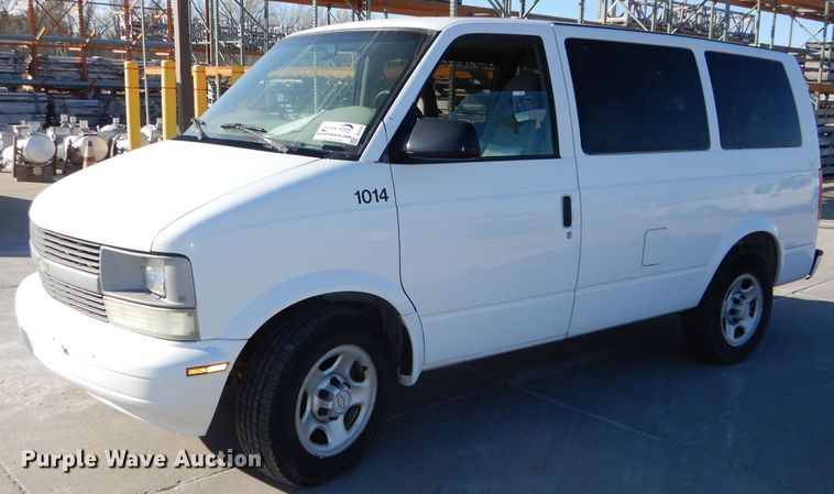 2005 Chevrolet Astro van in Topeka, KS | Item DE4102 sold | Purple Wave