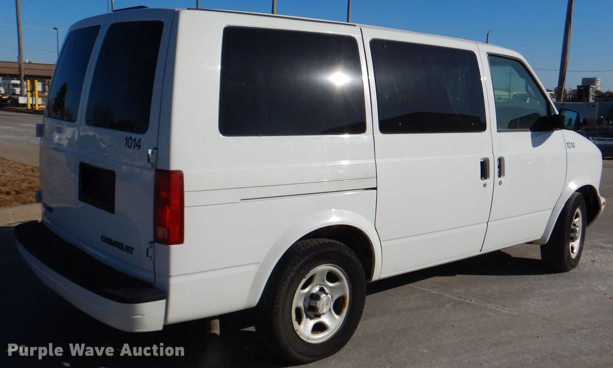 2005 Chevrolet Astro van in Topeka, KS | Item DE4102 sold | Purple Wave