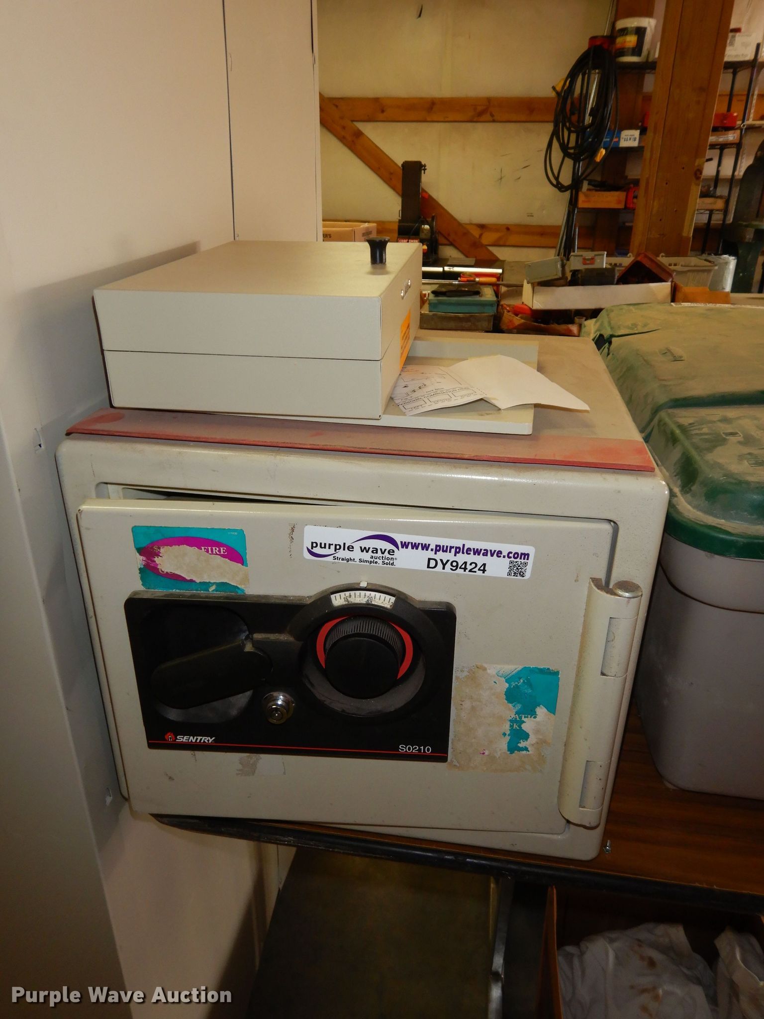 Safes in Manhattan, KS | Item DY9424 sold | Purple Wave