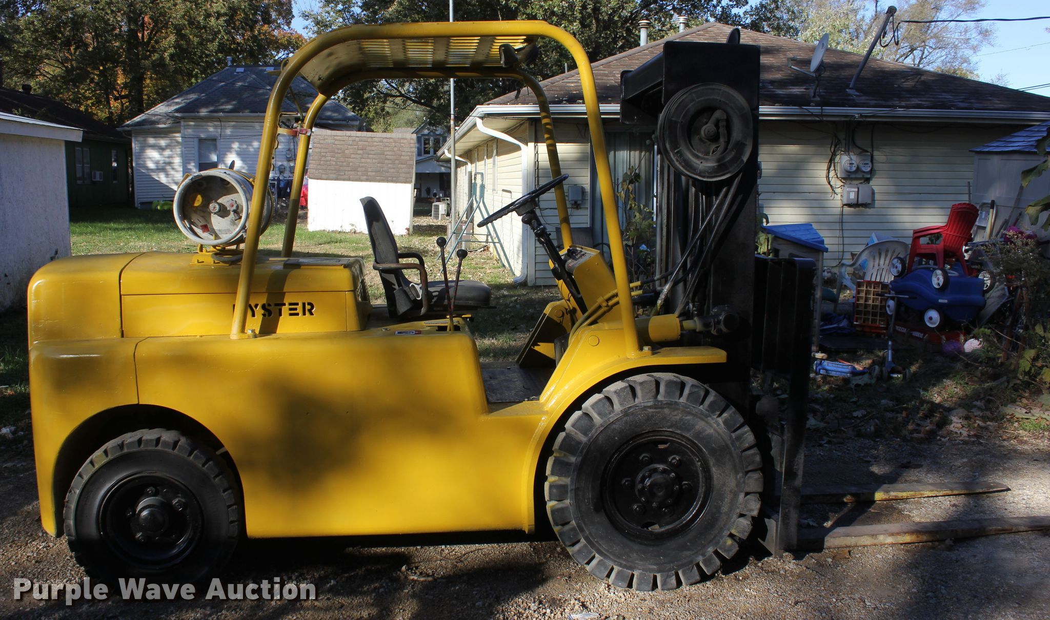 Hyster H80C forklift in Tonganoxie, KS | Item H1144 sold | Purple Wave