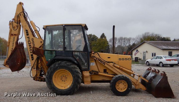 1995 Ford 555D backhoe in Omaha, NE | Item EC9083 sold | Purple Wave