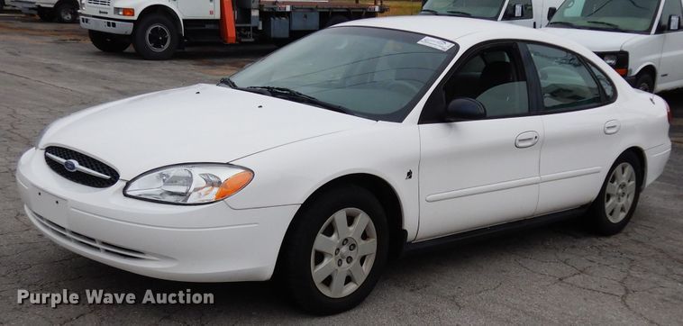 2001 Ford Taurus LX in Kansas City, KS | Item DE4120 sold | Purple Wave
