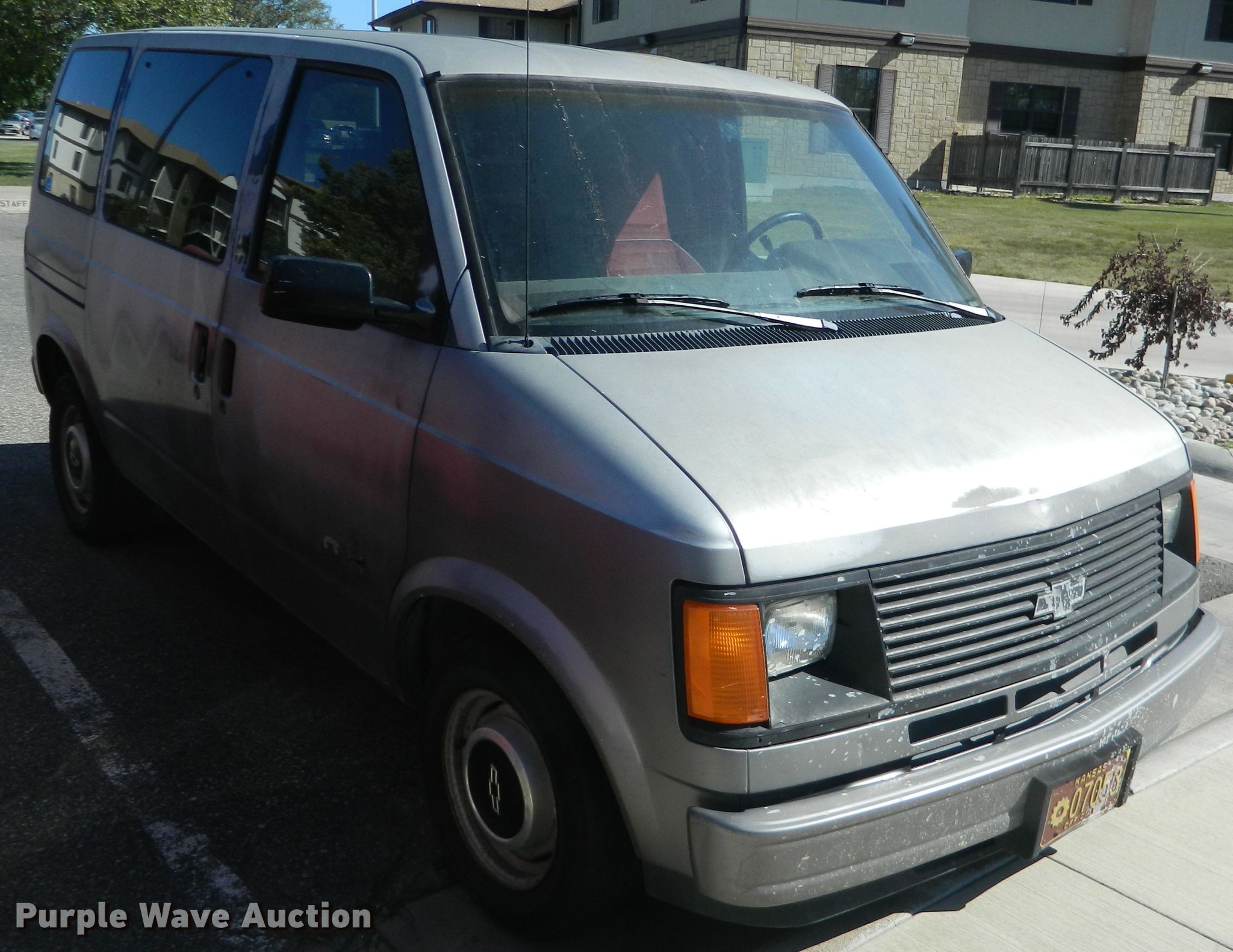 1991 Chevrolet Astro van in Hays, KS | Item GE9849 sold | Purple Wave