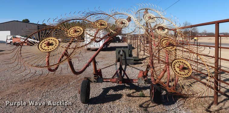 Tonutti RCS8 hay rake in Lexington, OK | Item GD9909 sold | Purple Wave