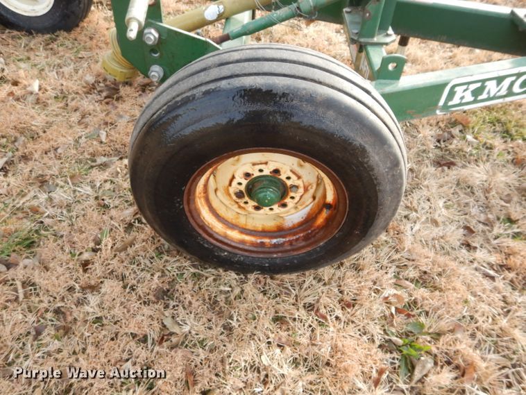 KMC 4755 disc mower caddy in Eureka, KS | Item GF9775 sold | Purple Wave