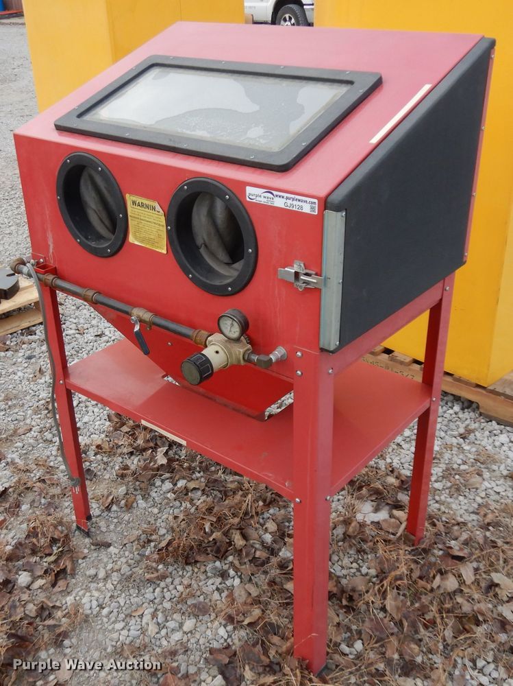 Pneumatic sandblaster in Olathe, KS | Item GJ9128 sold | Purple Wave