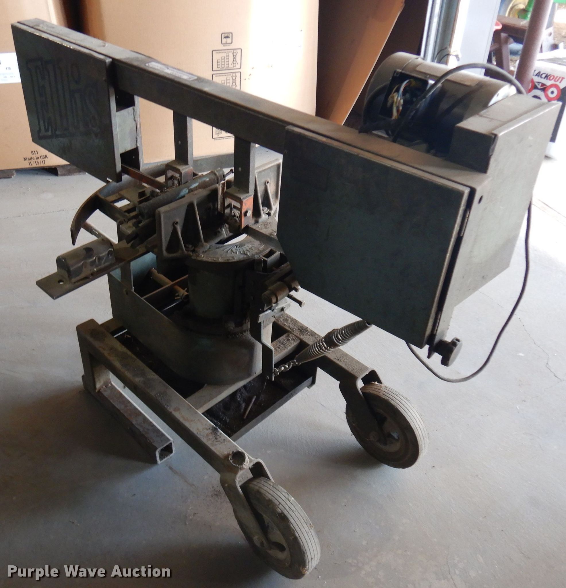 Ellis 1600 band saw in Linn, KS | Item GJ9102 sold | Purple Wave