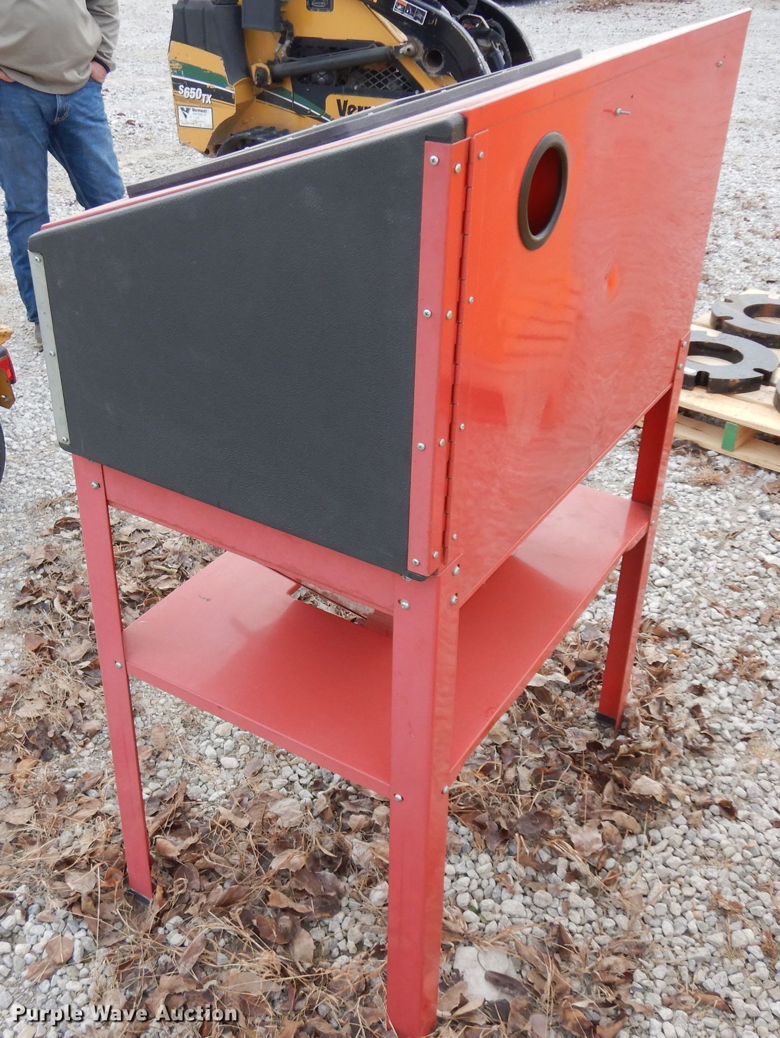 Pneumatic sandblaster in Olathe, KS | Item GJ9128 sold | Purple Wave