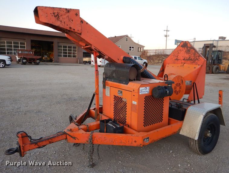 2010 Altec WC-126A chipper in Tonganoxie, KS | Item DH2729 sold ...