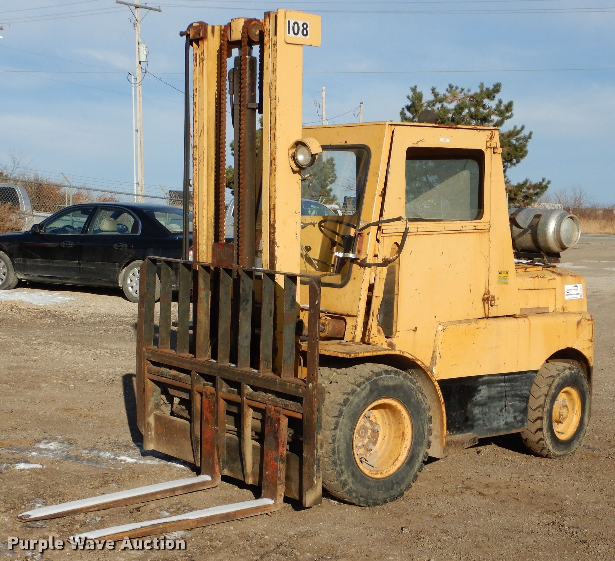 Hyster H80C forklift in Spring Hill, KS | Item DH2713 sold | Purple Wave