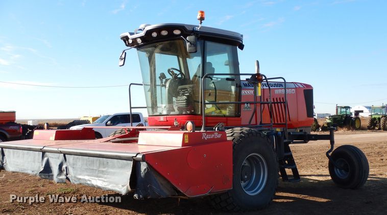 2017 Massey-Ferguson WR9860 windrower in Gruver, TX | Item DI0768 sold | Purple Wave