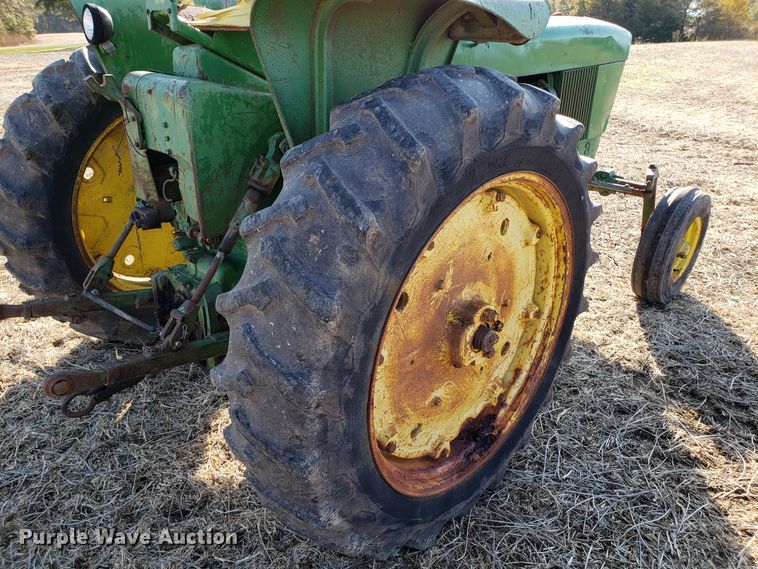 John Deere 2520 tractor in Higginsville, MO | Item ET9948 sold | Purple ...
