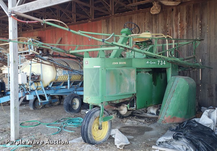 John Deere Hi-Cycle 734 sprayer in Weston, MO | Item EZ9028 sold ...