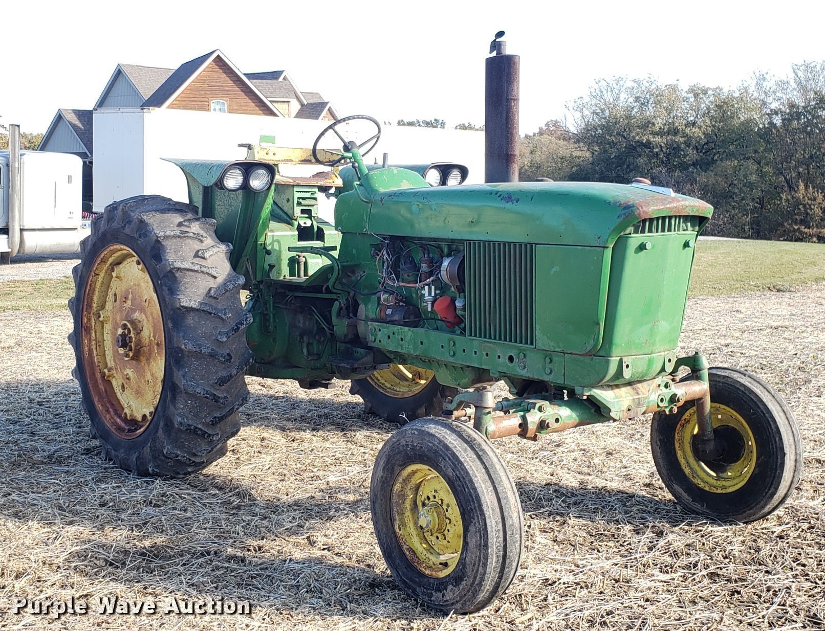 John Deere 2520 tractor in Higginsville, MO | Item ET9948 sold | Purple ...