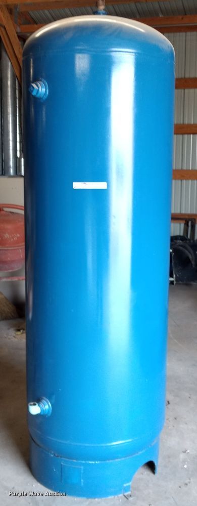 Air tank in Hays, KS | Item FG9905 sold | Purple Wave