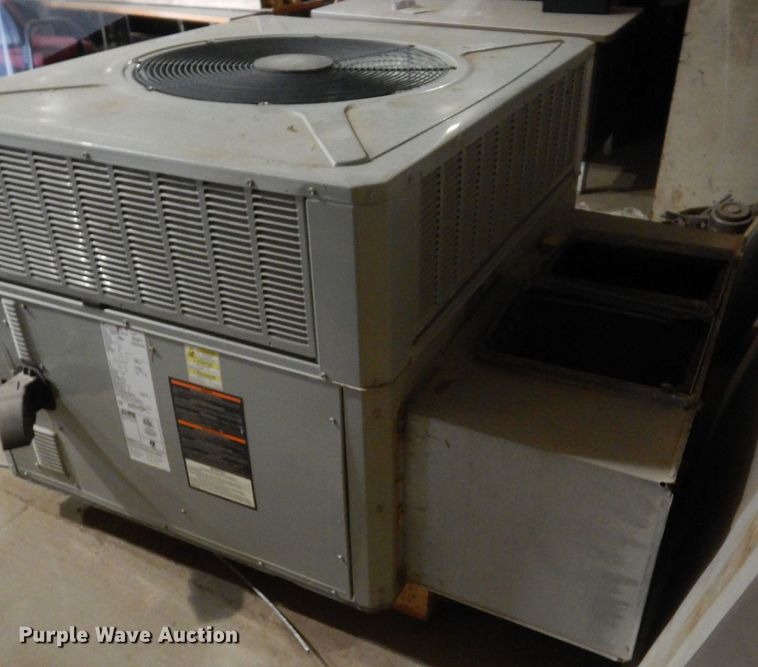 2010 Trane HVAC unit in Wellington, KS | Item GF9891 sold | Purple Wave