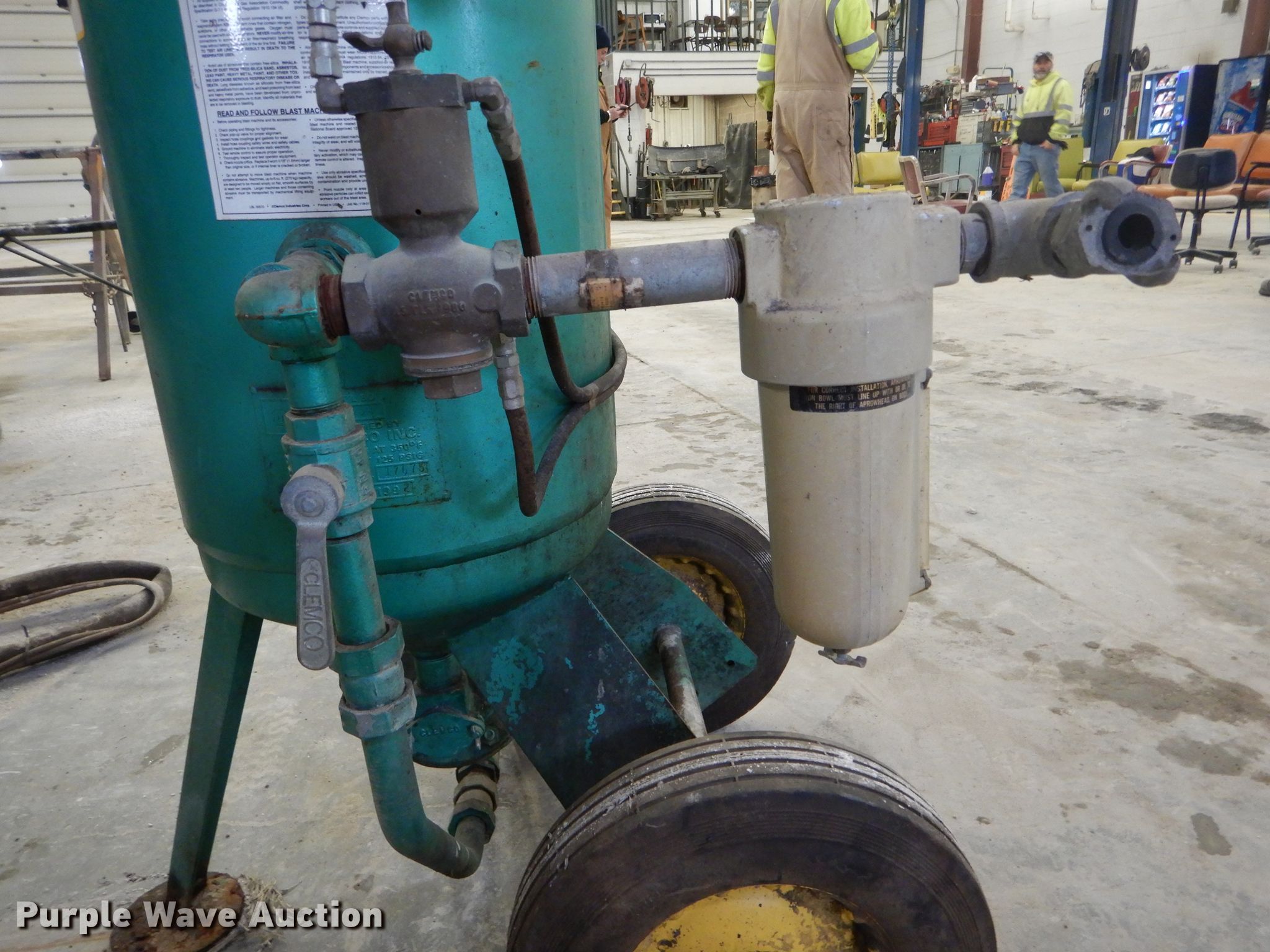 1992 Clemco 1648 sandblaster in Albia, IA | Item DH6950 sold | Purple Wave